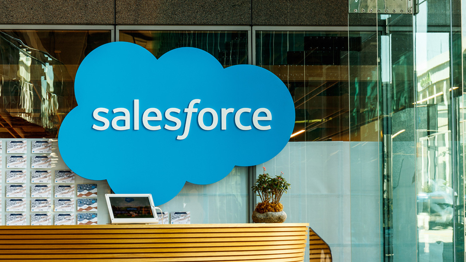 Salesforce Statistics 2025: Key Market Insights, Revenue Growth, and ...